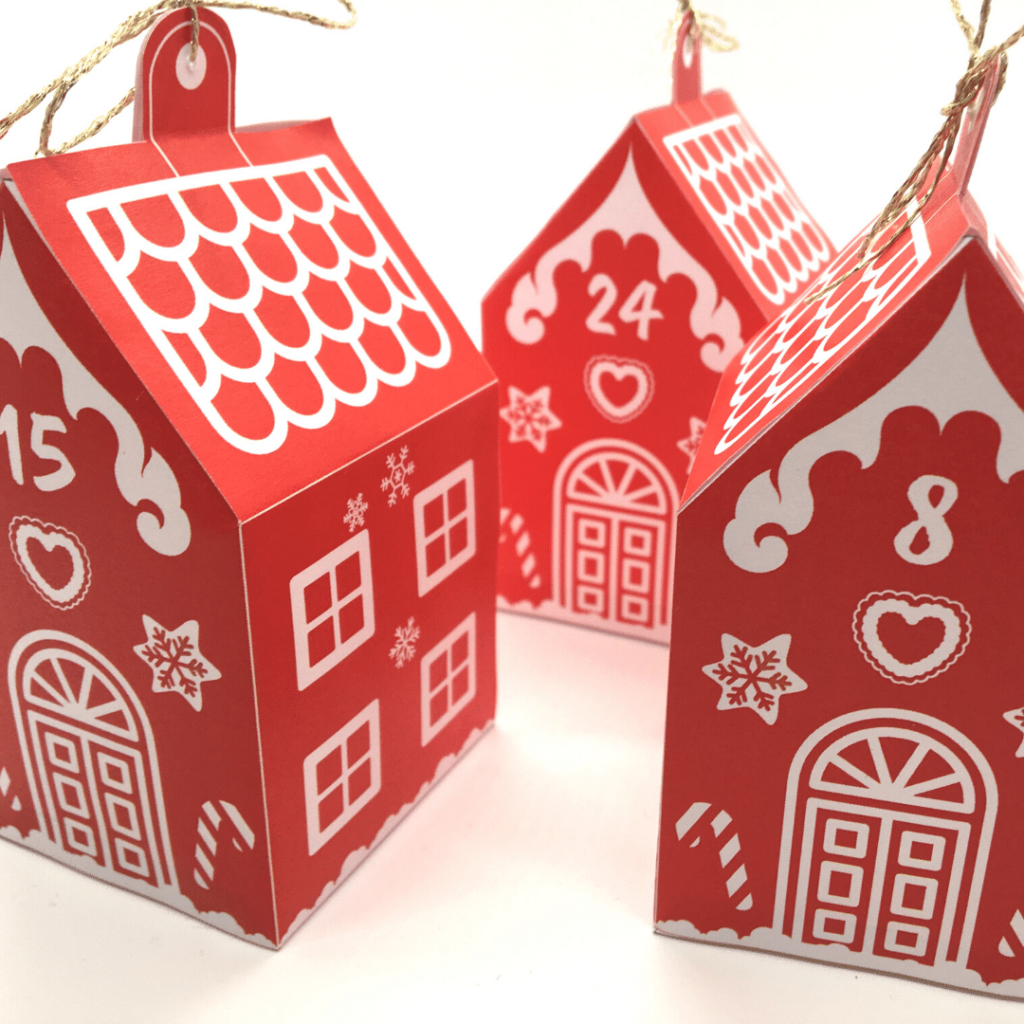 Advent Calendar With 25 Red Paper Houses - Lou Noire